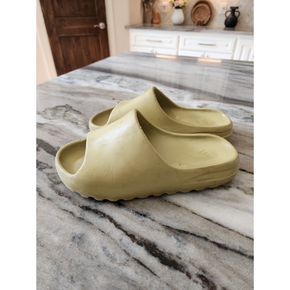 adidas | Shoes | Yeezy Slide Resin Size 8 Worn | Poshmark